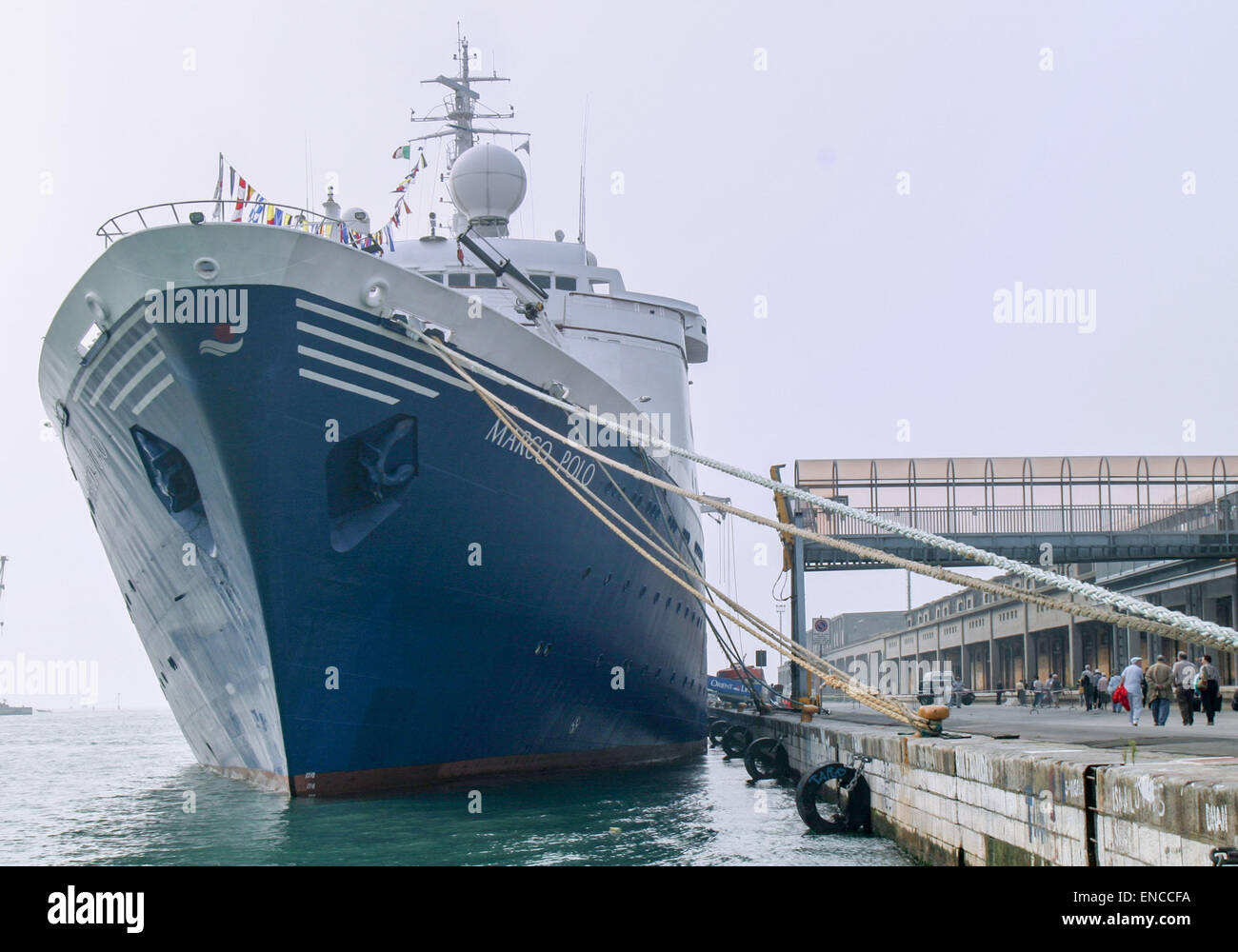 Orient Lines High Resolution Stock Photography and Images - Alamy