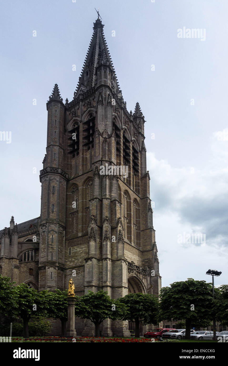 St. martins cathedral ypres hi-res stock photography and images - Alamy