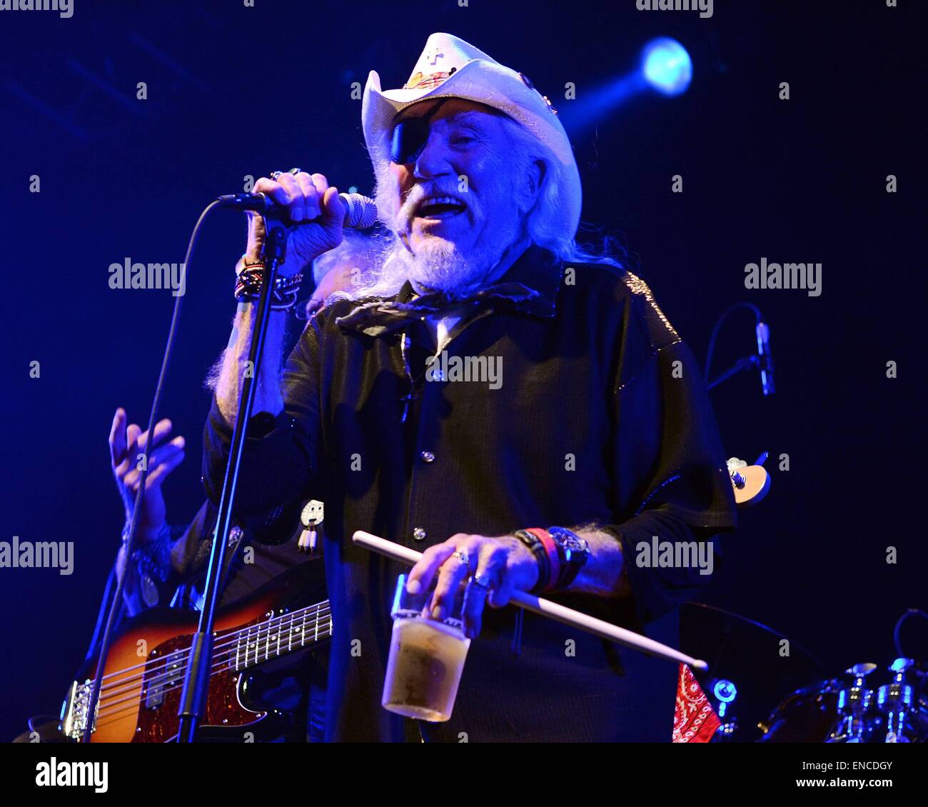 Legendary 70's American rock band Dr. Hook, featuring 77 year old Ray ...