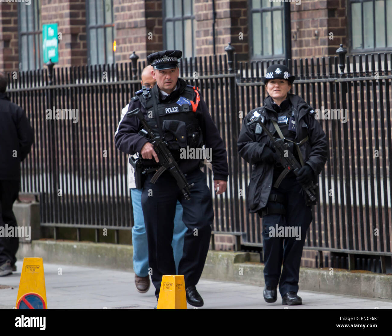 London, UK. 2nd May, 2015. Security around the Lindo wing of St Mary’s ...