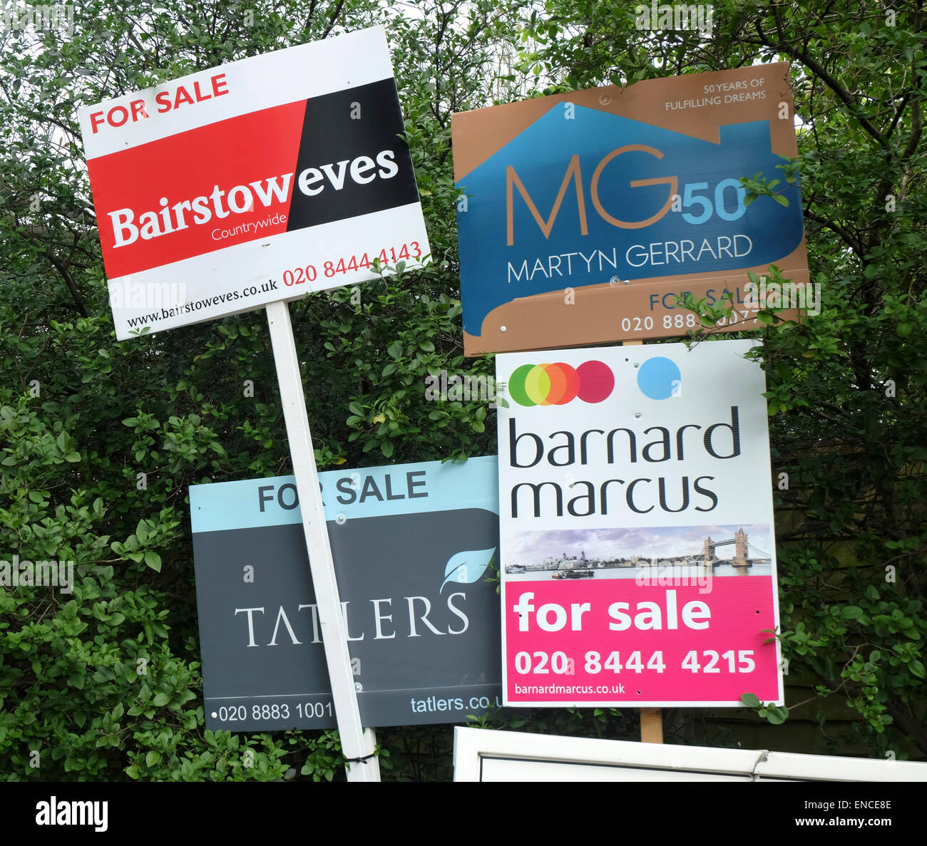 For sale boards hi-res stock photography and images - Alamy