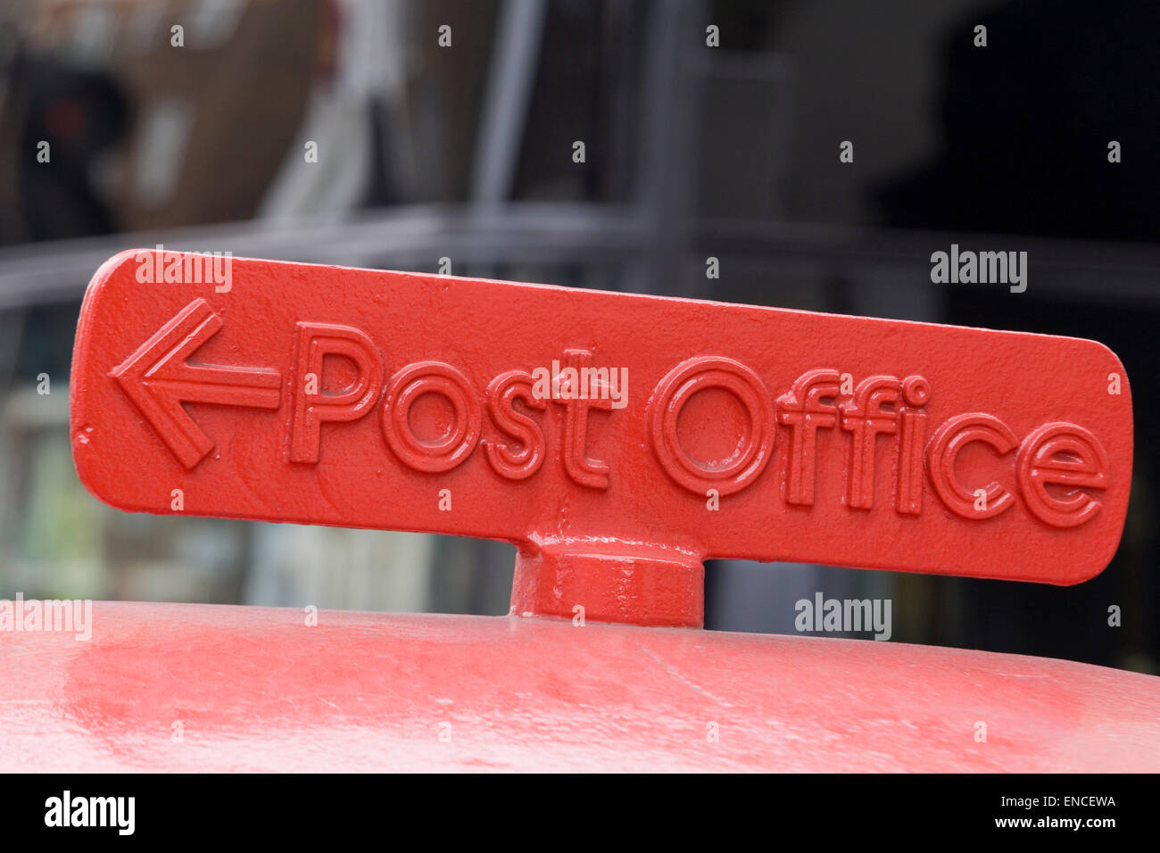 Royal mail post box sign hi-res stock photography and images - Alamy
