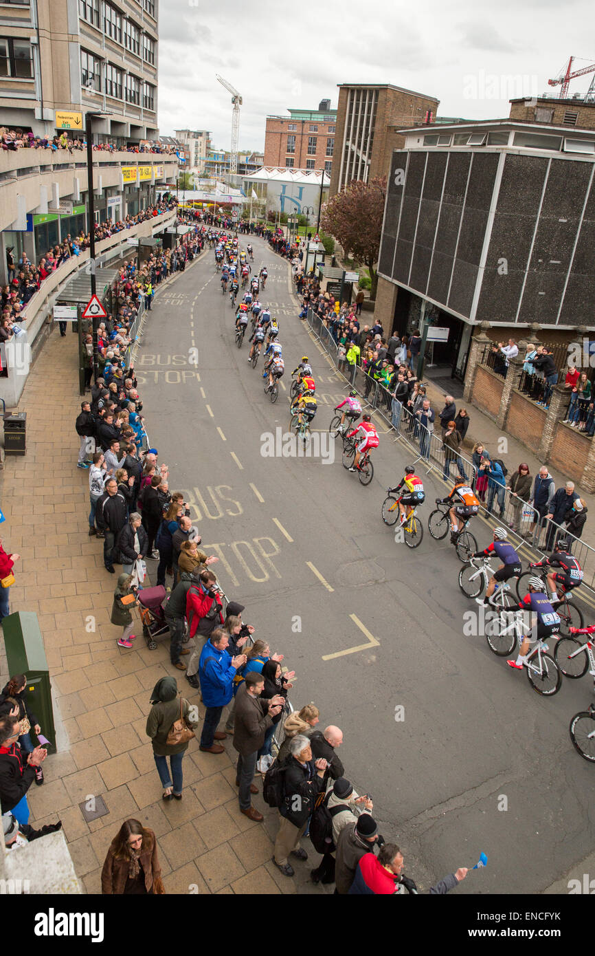 Cycling's Tour de Yorkshire passes through York city center Stock Photo ...
