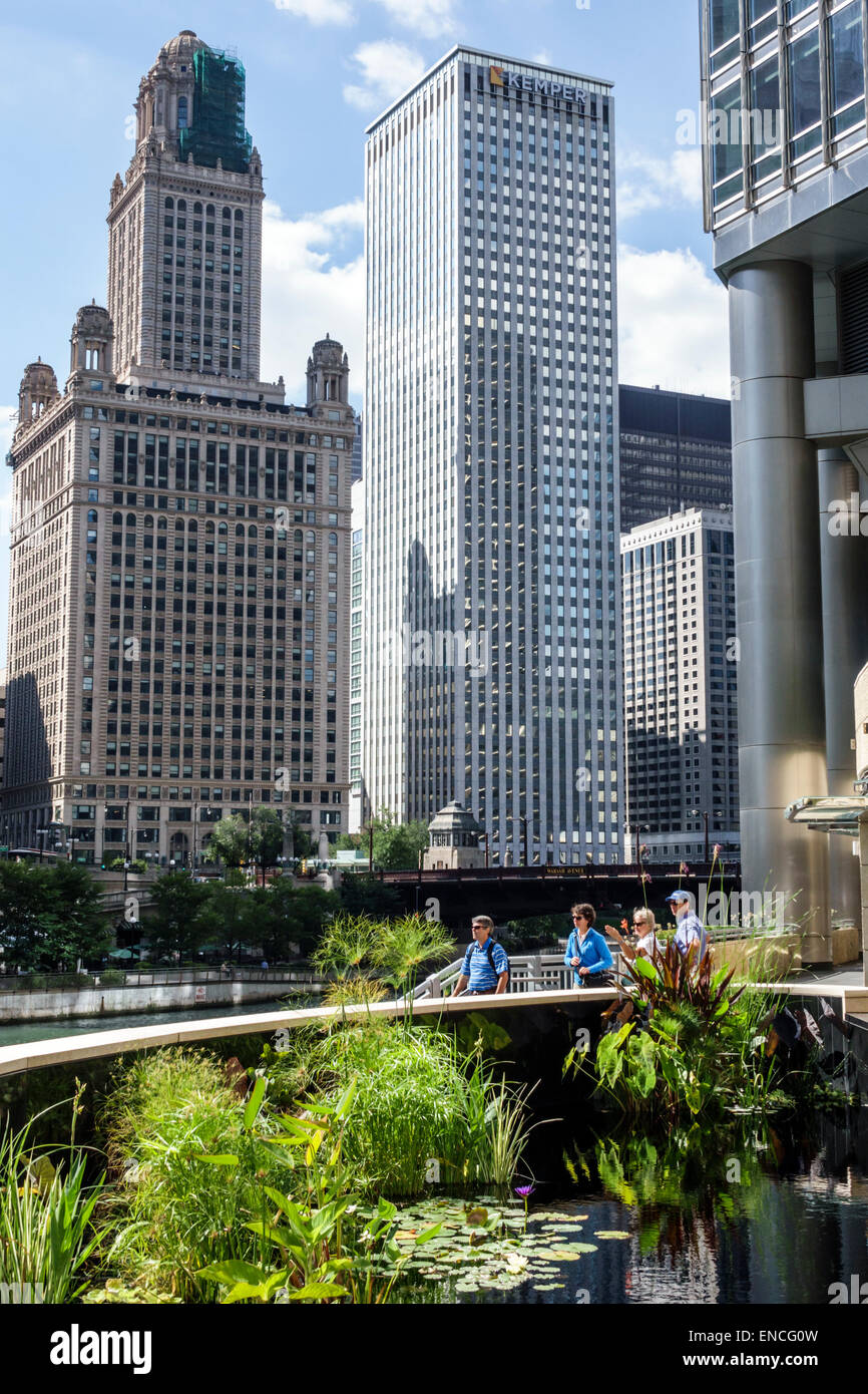 Chicago river waterwalk hi-res stock photography and images - Alamy