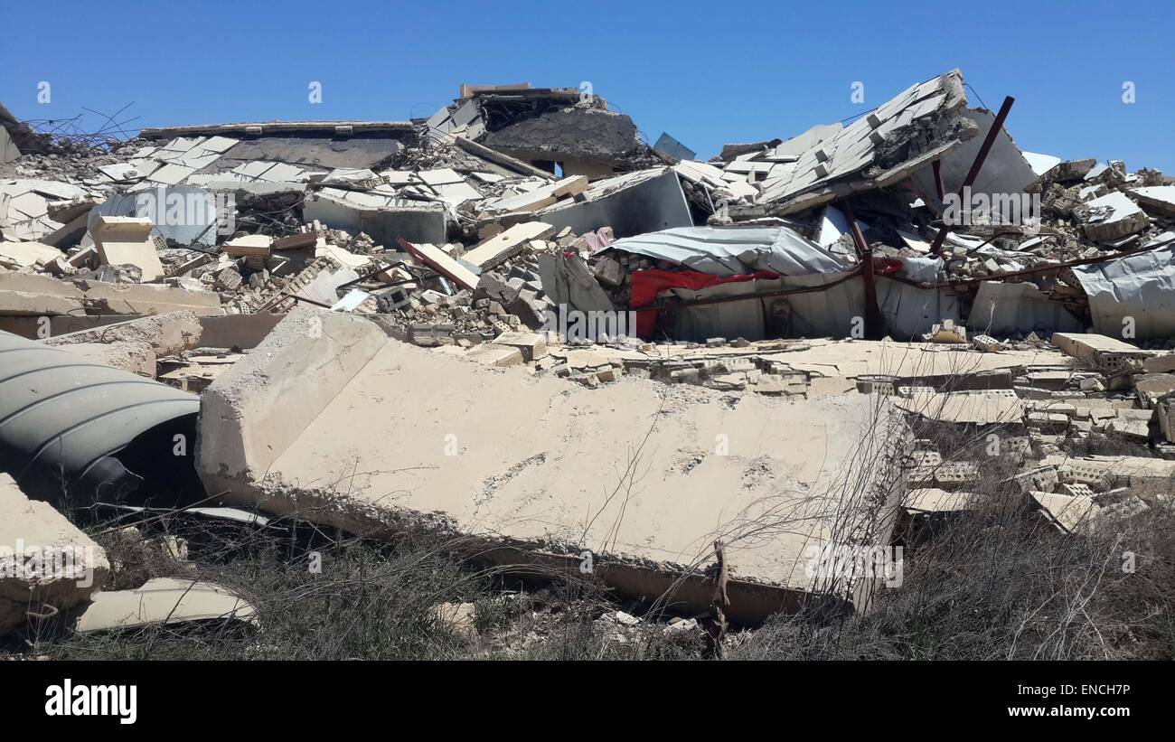 Fallujah, Iraq. 2nd May, 2015. A damaged police station is seen in ...