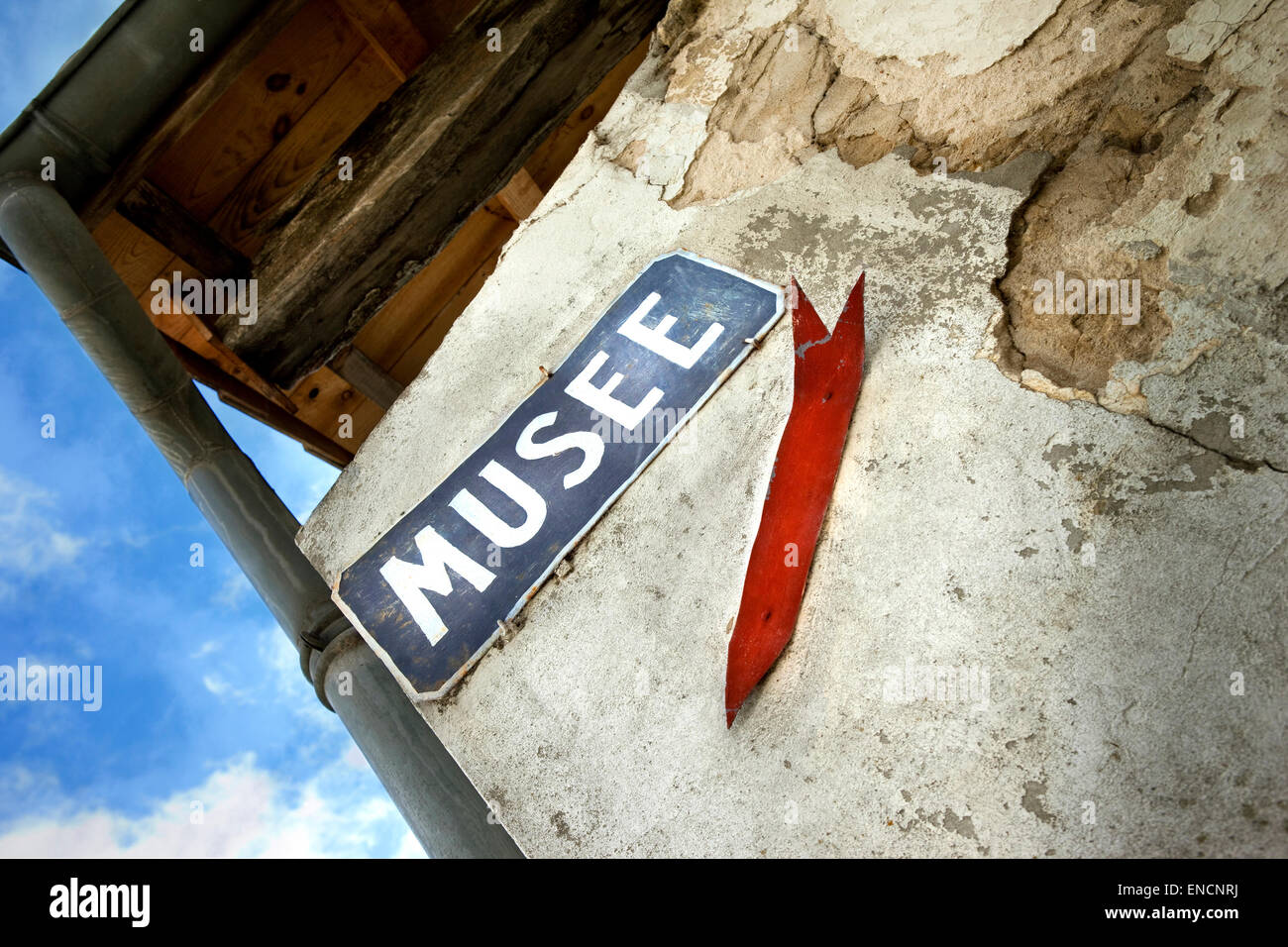 Rustic museum sign hi-res stock photography and images - Alamy