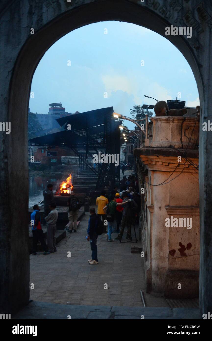 Kathmandu nepal may cremation in pashupatinath hi-res stock photography ...