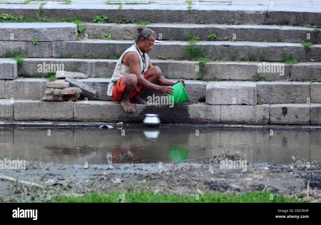 Kathmandu nepal may cremation in pashupatinath hi-res stock photography ...