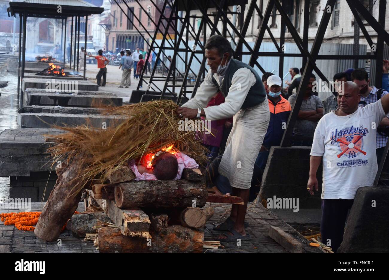 Kathmandu nepal may cremation in pashupatinath hi-res stock photography ...