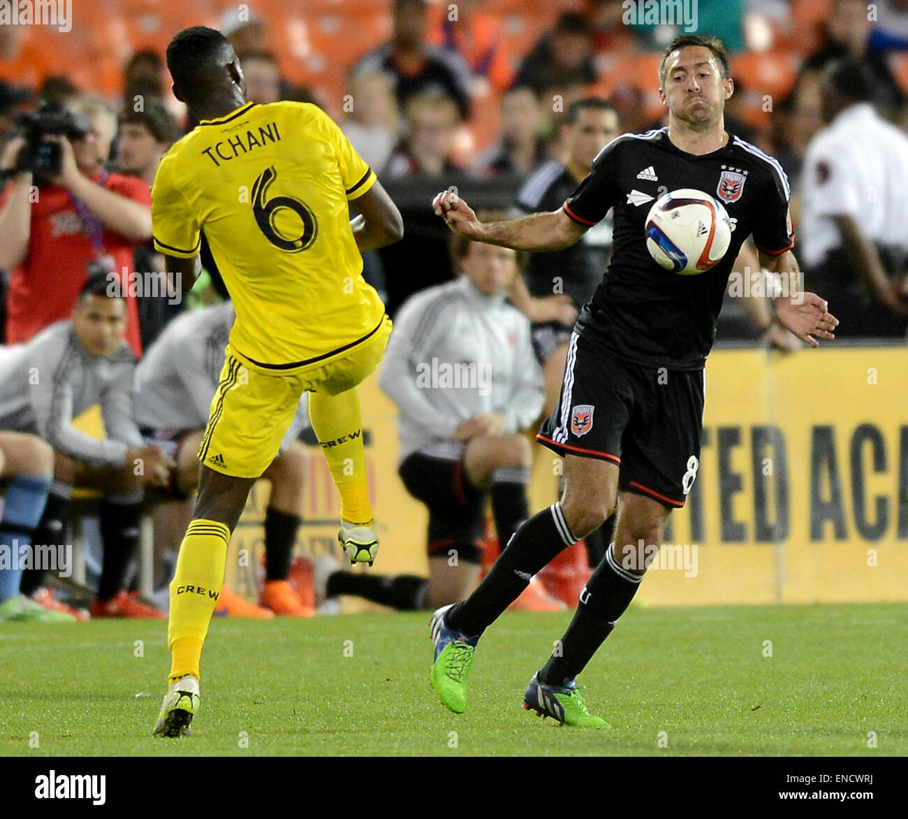 Soccer ball off chest hi-res stock photography and images - Alamy