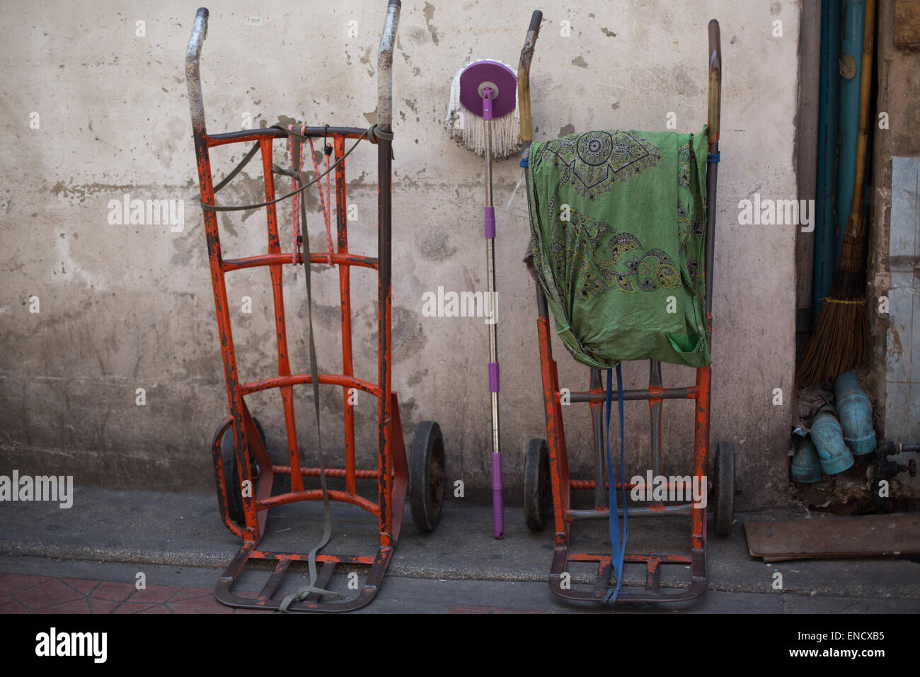 Delivery trolleys hi-res stock photography and images - Alamy
