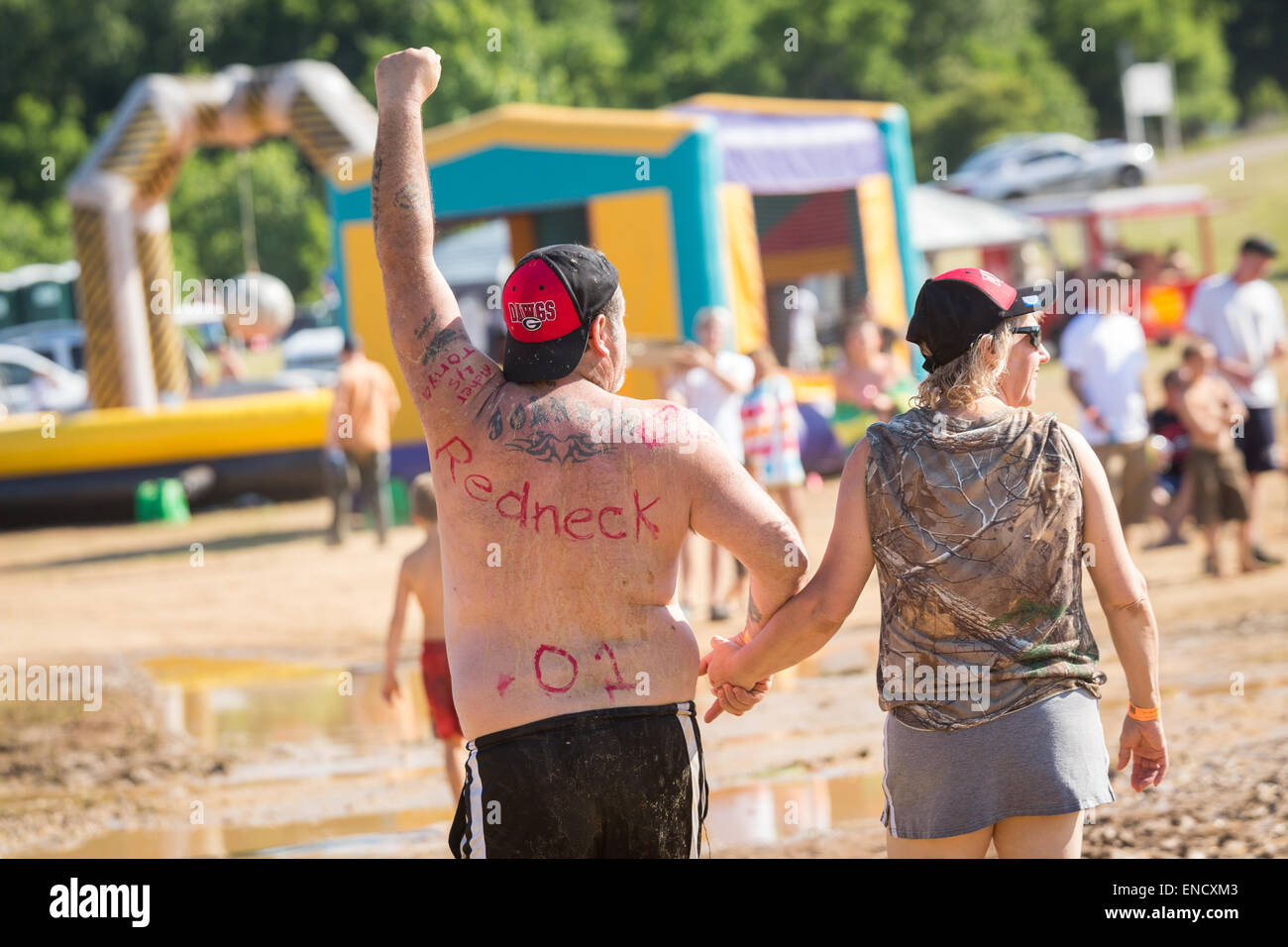 Redneck couple hi-res stock photography and images - Alamy