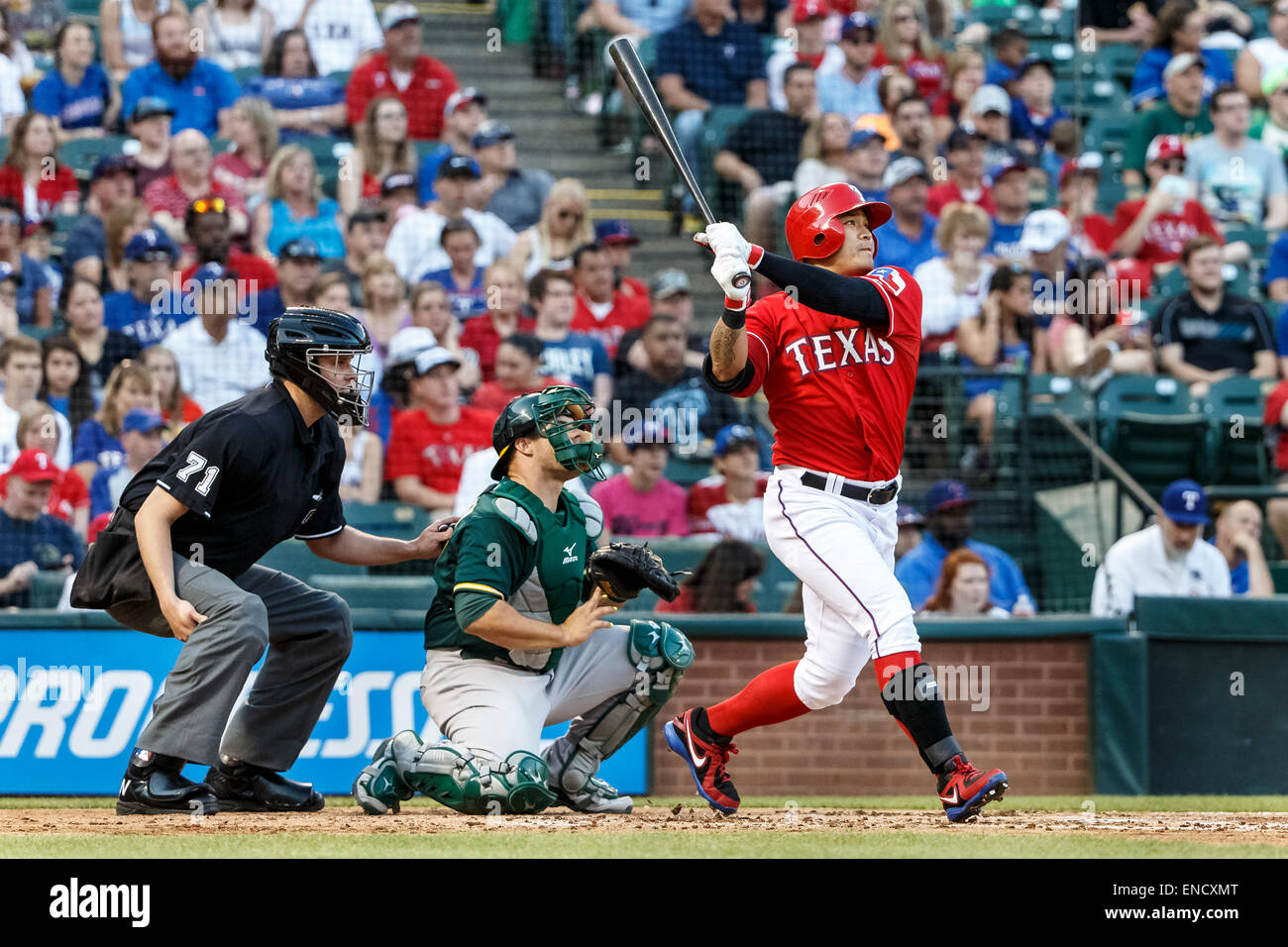 Arlington, TX, USA. 02nd May, 2015. Texas Rangers right fielder Shin ...