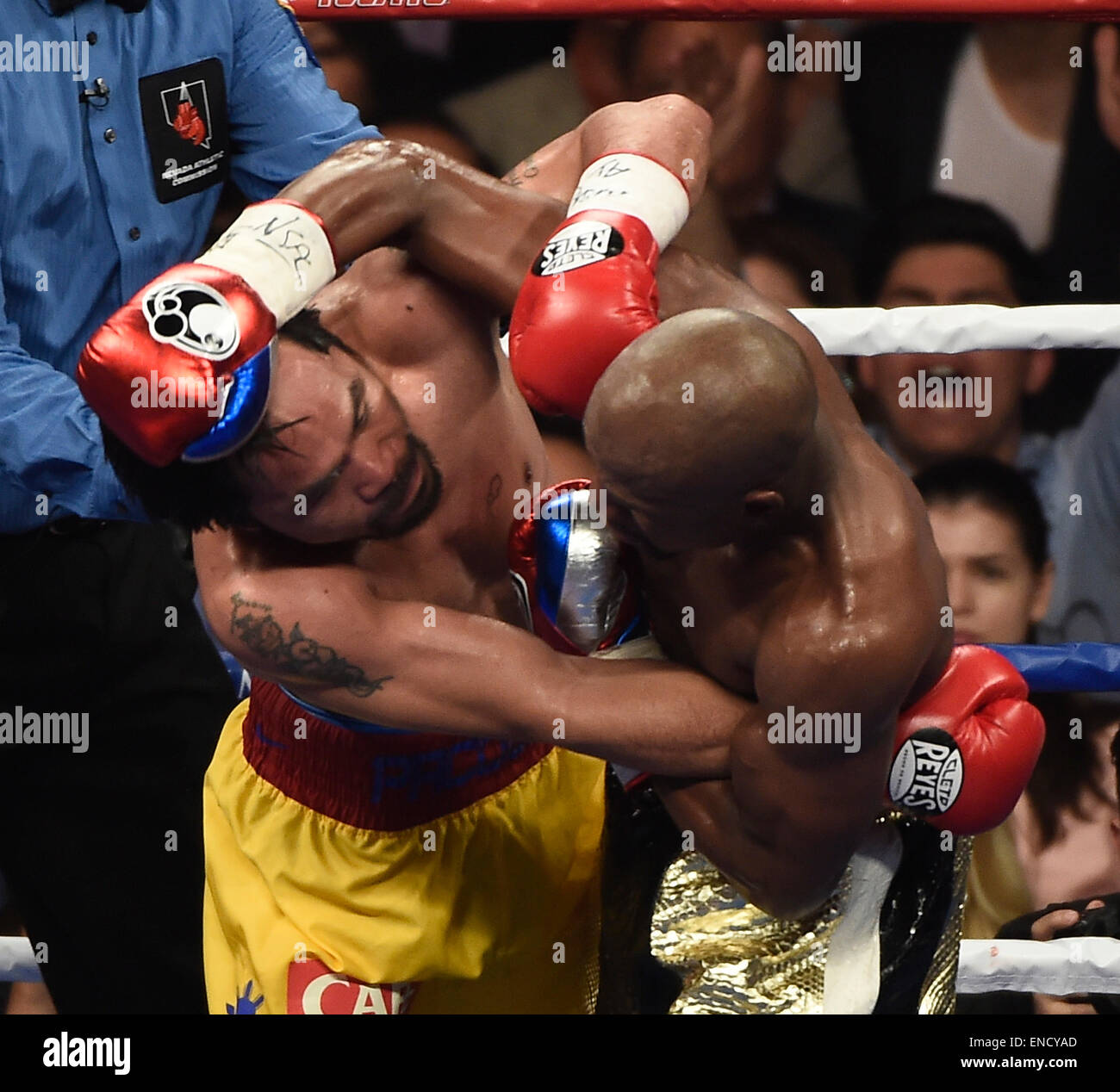 Las Vegas, Nevada, USA. 2nd May, 2015. ( in Gld-blk color trunks) Floyd ...