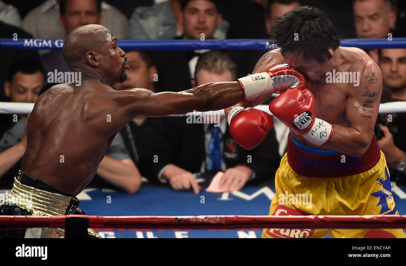 Las Vegas, Nevada, USA. 2nd May, 2015. ( in Gld-blk color trunks) Floyd ...