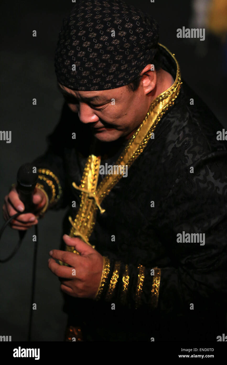 Mongolian singer hi-res stock photography and images - Alamy