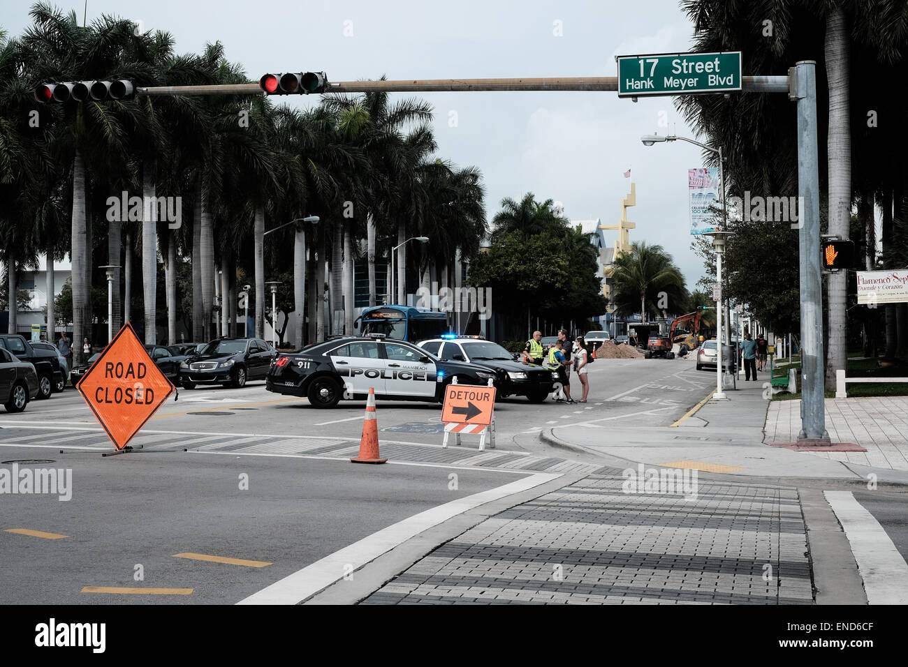 Man blocking police hi-res stock photography and images - Alamy