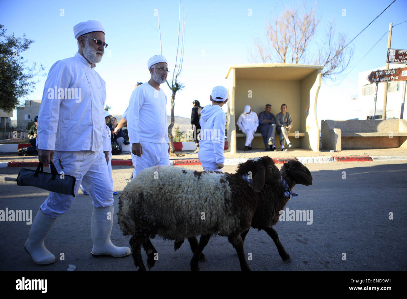 Jews sacrifices temple hi-res stock photography and images - Alamy