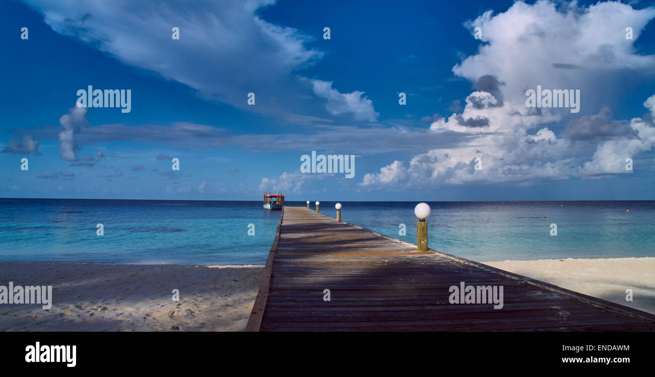 The beautiful Angaga Island in the Maldives Stock Photo - Alamy