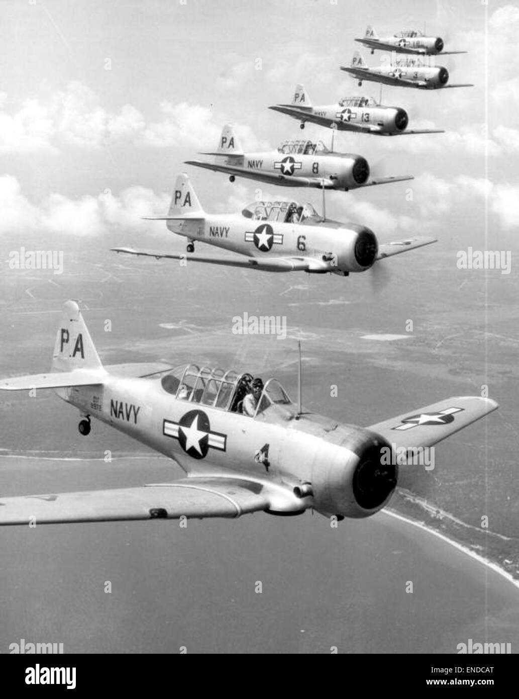 Planes in formation hi-res stock photography and images - Alamy