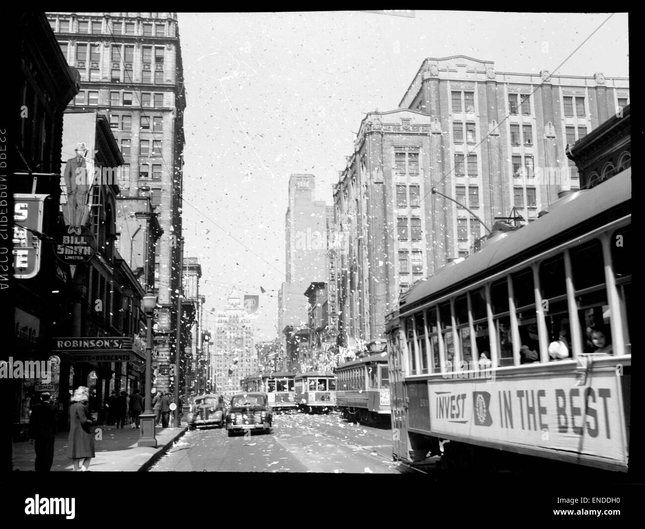 Downtown in 1940s hi-res stock photography and images - Alamy