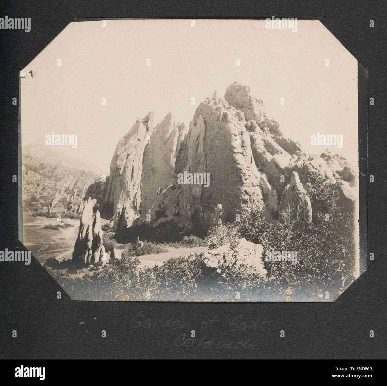 Garden of the Gods in Colorado features stunning natural rock ...