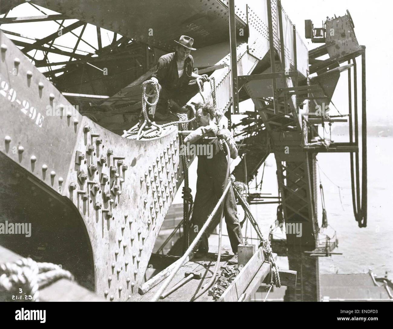 Bridge portal bracing hi-res stock photography and images - Alamy