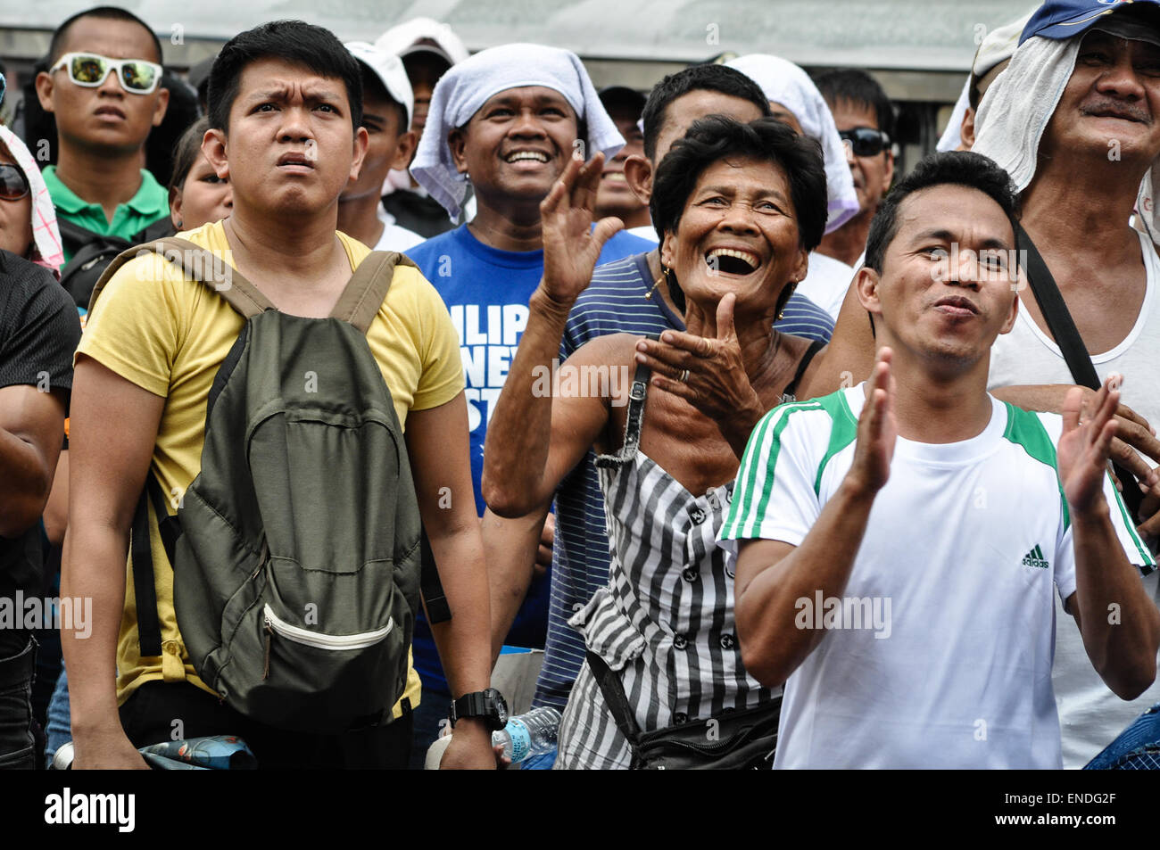 Manila, Philippines. 03rd May, 2015. Fans watch in a public screening ...
