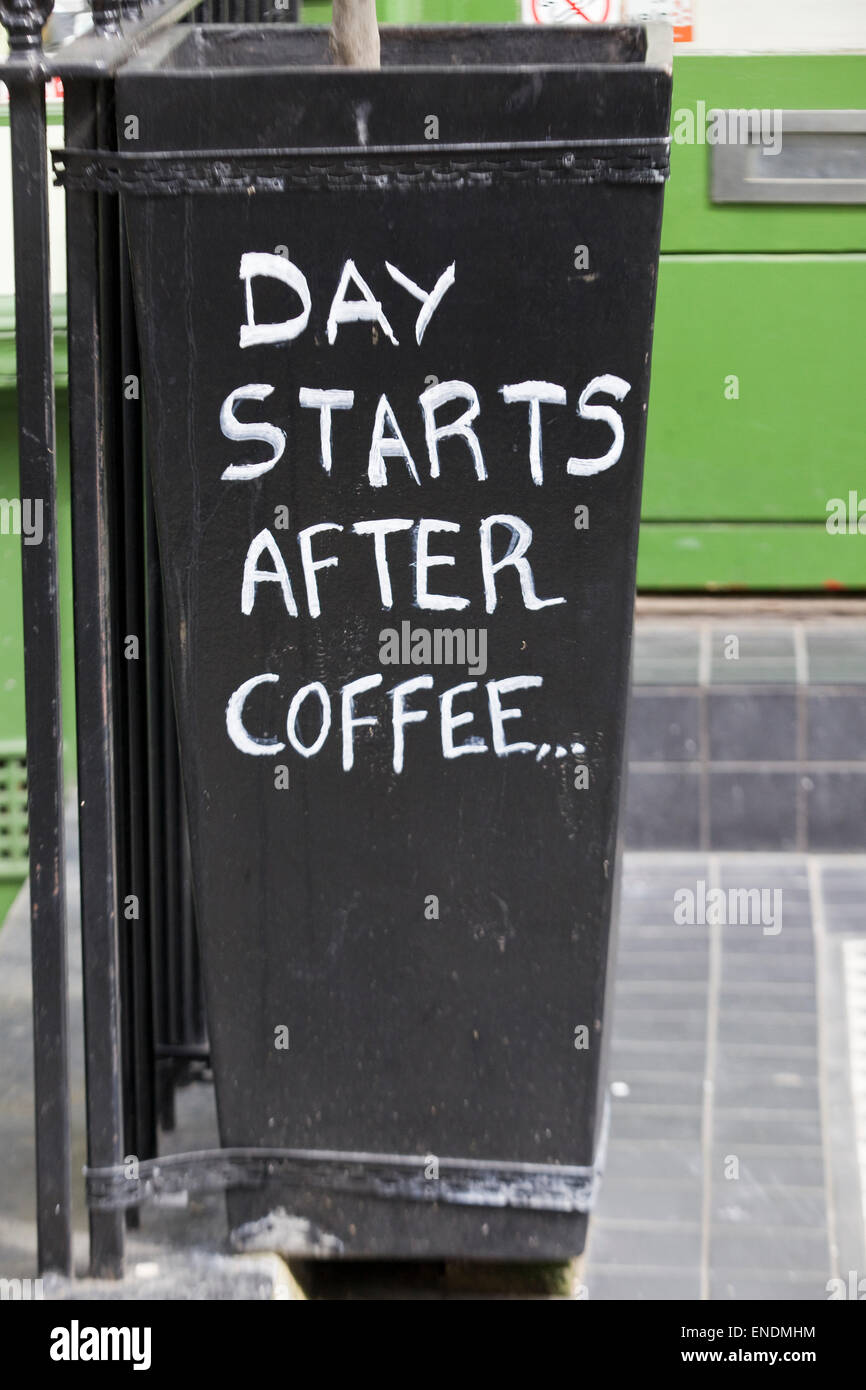 Bin signage hi-res stock photography and images - Alamy