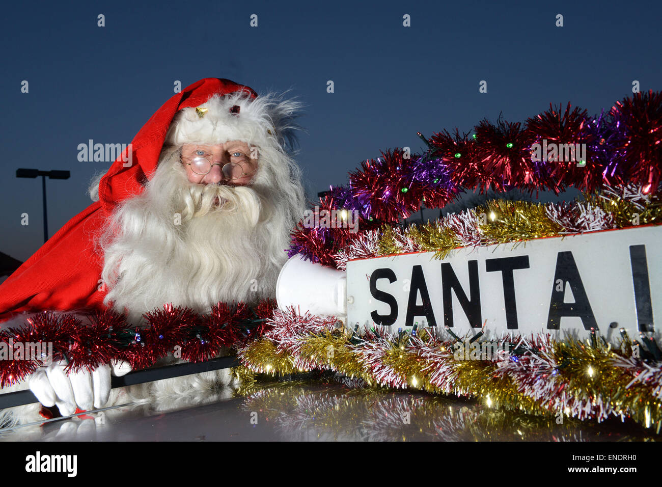 Britains longest serving Santa Ray Hulse aged 70 starting his 52 year ...