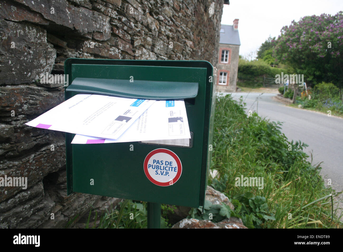 Voting forms hi-res stock photography and images - Alamy