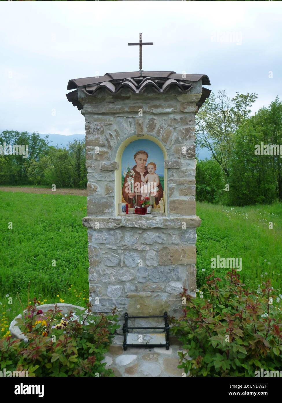 Ancient chapel in the Italian countryside Stock Photo - Alamy