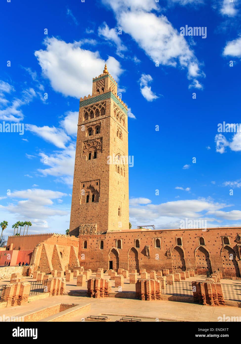 High tall building hi-res stock photography and images - Alamy