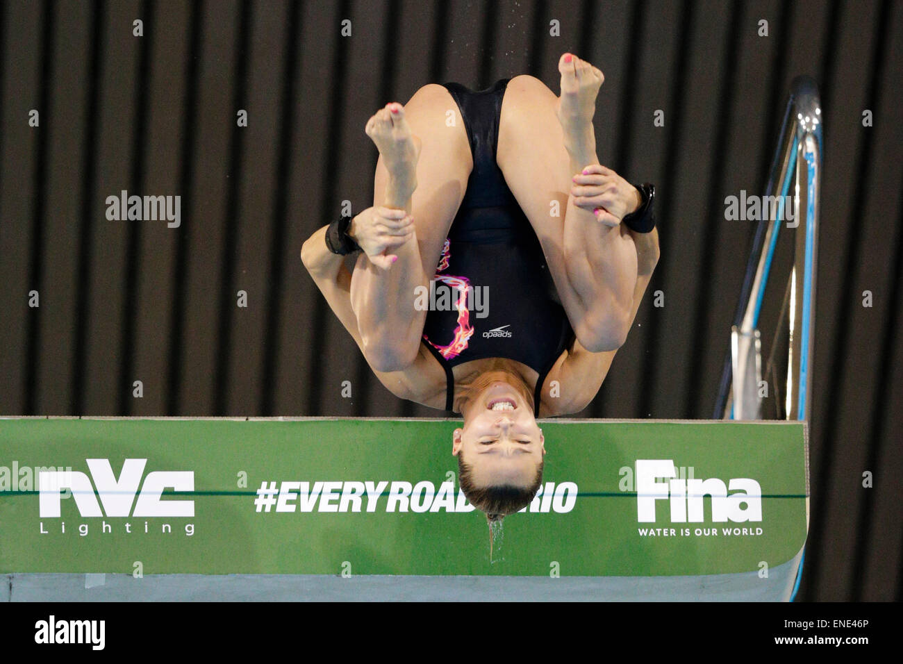 Platform crouch hi-res stock photography and images - Alamy