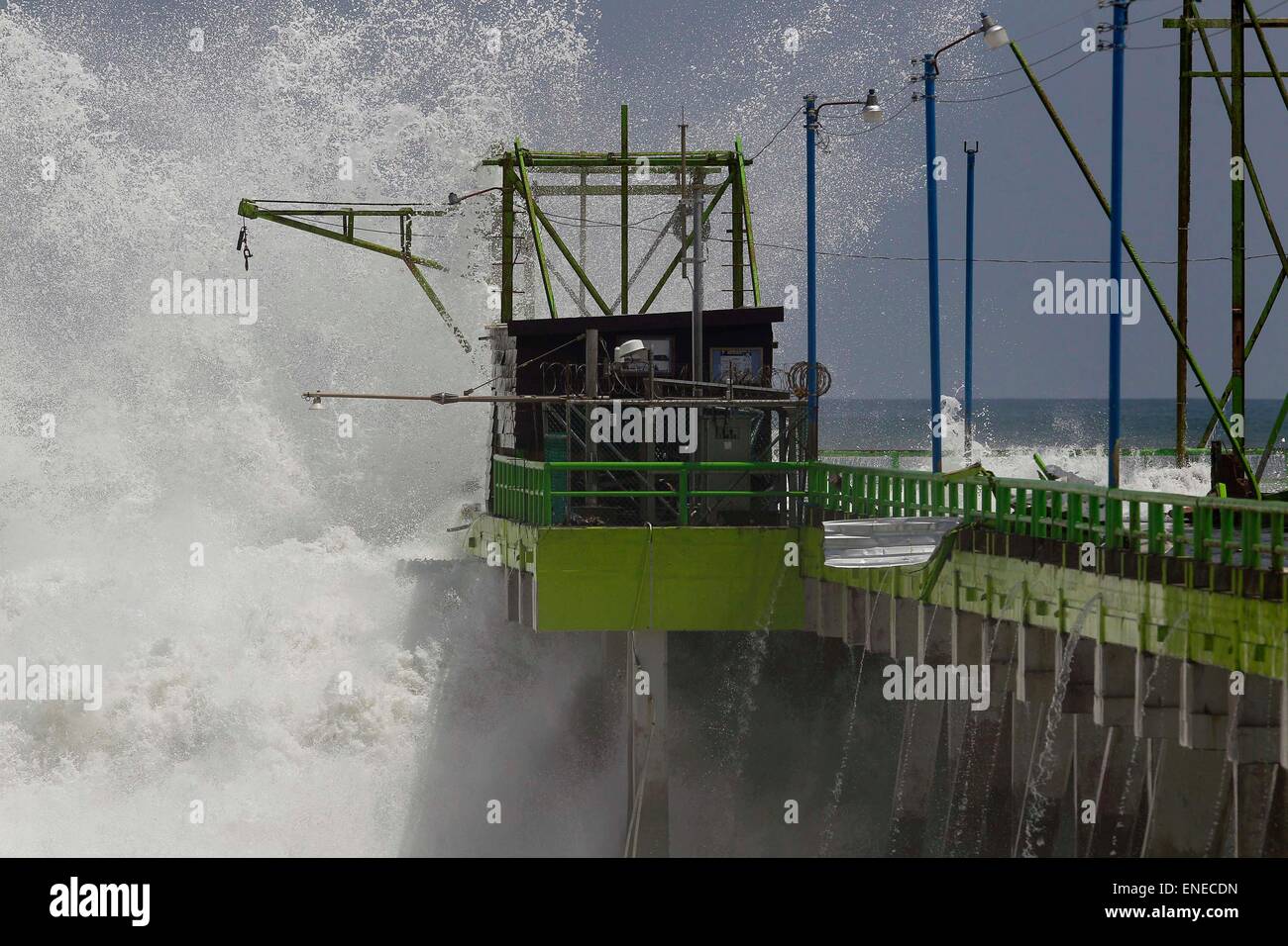 Wave protection structure hi-res stock photography and images - Alamy