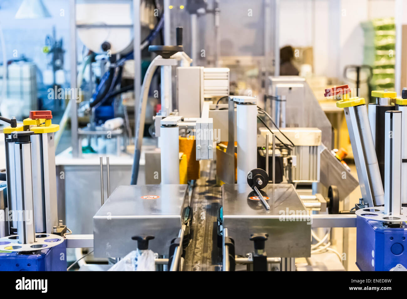 Automatic packing line of conveyor. Pharmaceutical and chemical ...