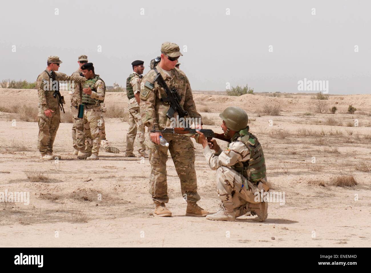 Iraqi army soldiers practice combat techniques during training at ...