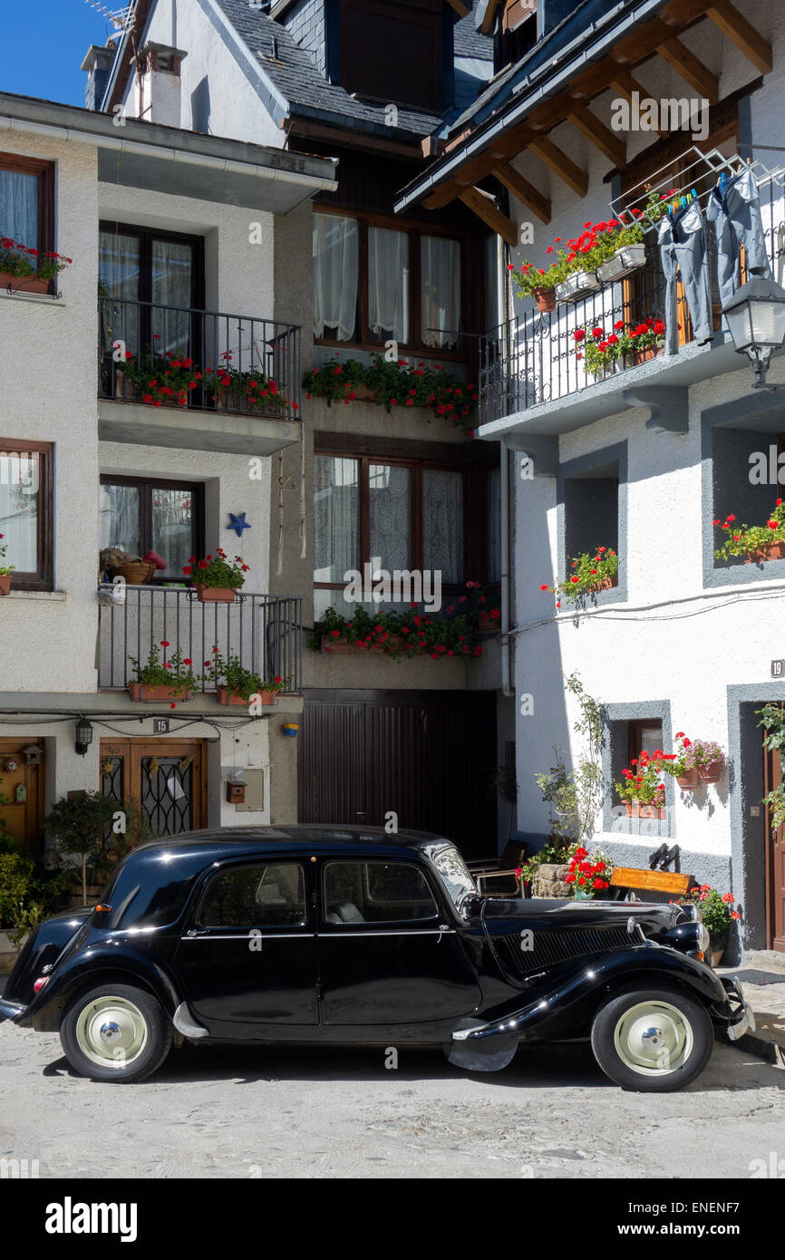 1952 Citroën Traction Avant 4 doors sedan Stock Photo - Alamy