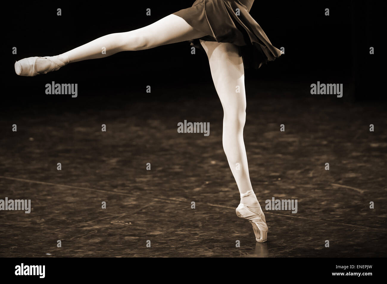 Ballet dancers feet hi-res stock photography and images - Alamy