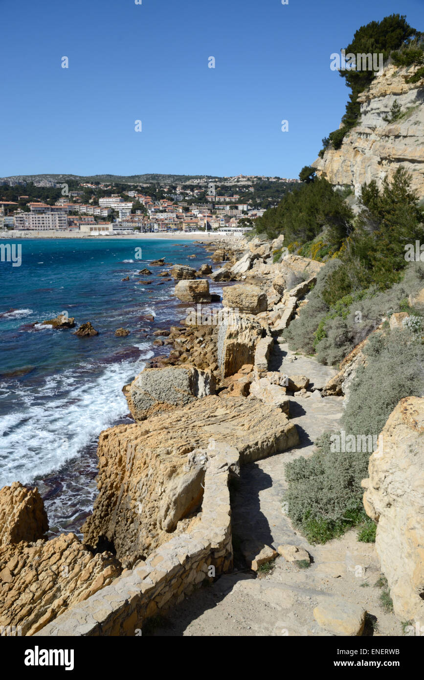 Danger erosion and falling rocks hi-res stock photography and images ...