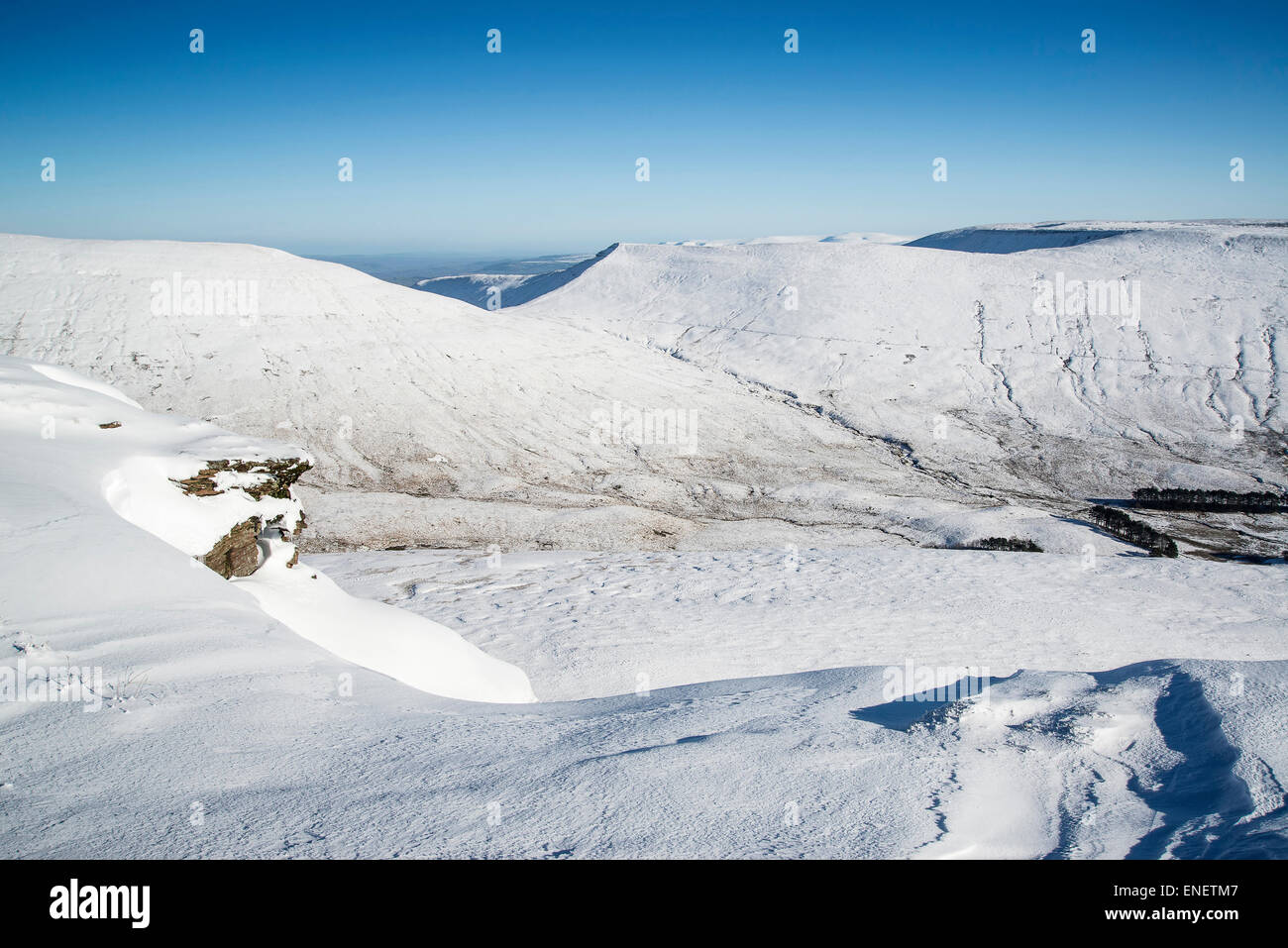 Deep mountains and valleys hi-res stock photography and images - Alamy