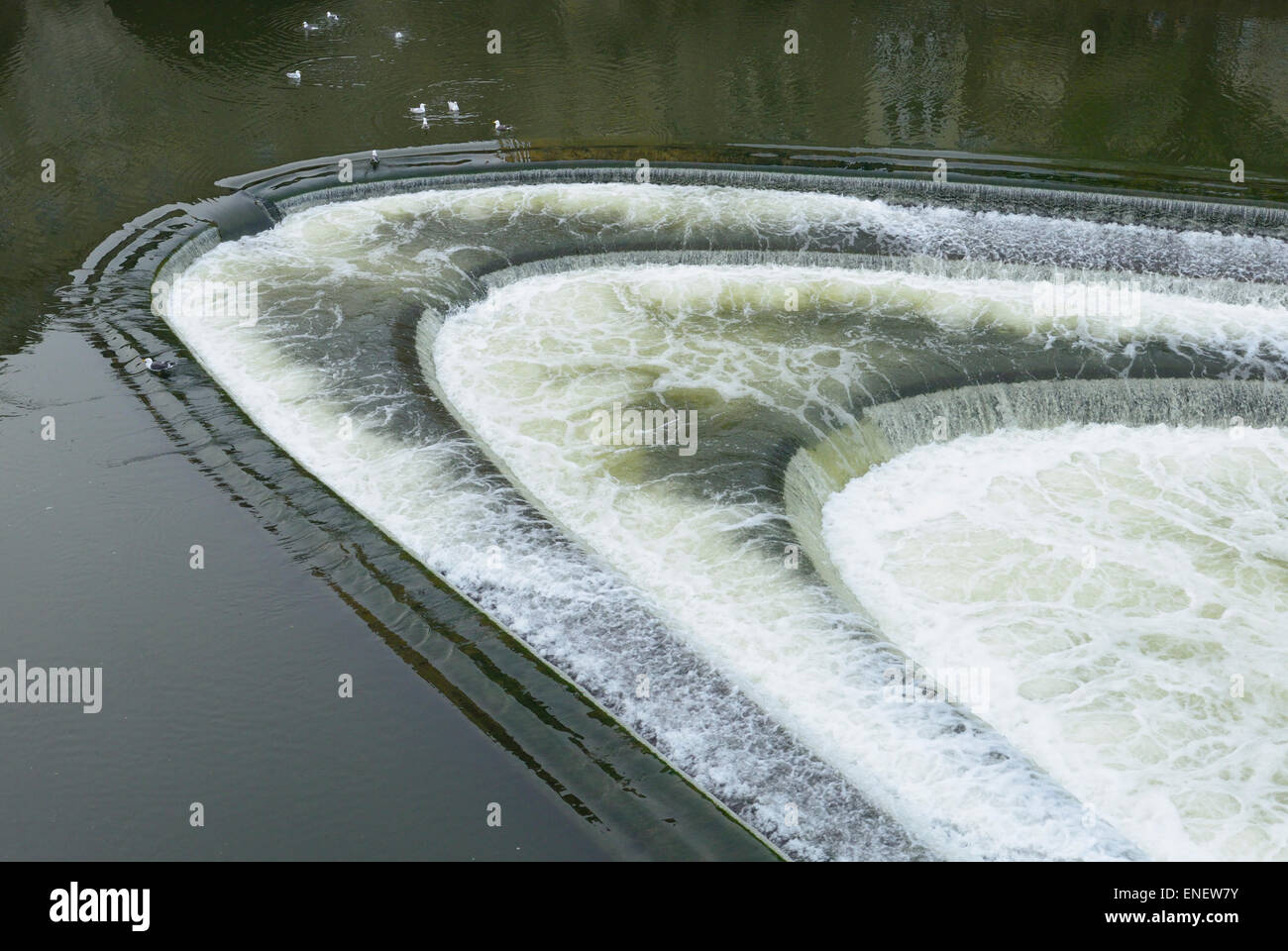 Curved weir hi-res stock photography and images - Alamy