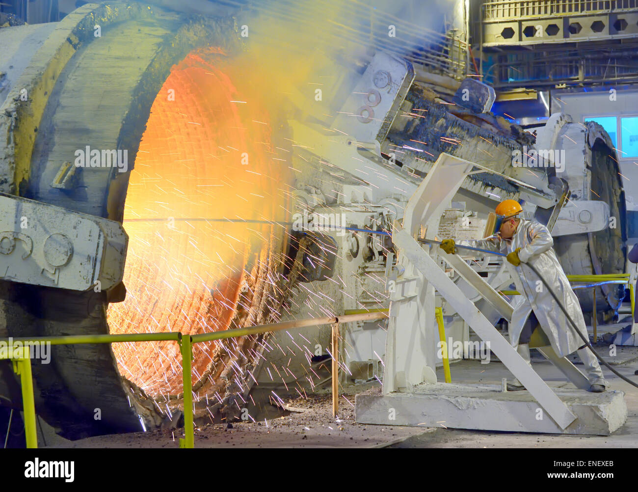 Steel ladle hi-res stock photography and images - Alamy