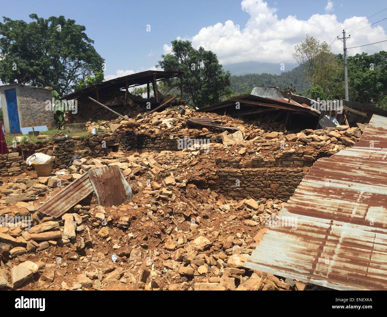 Demaged houses hi-res stock photography and images - Alamy