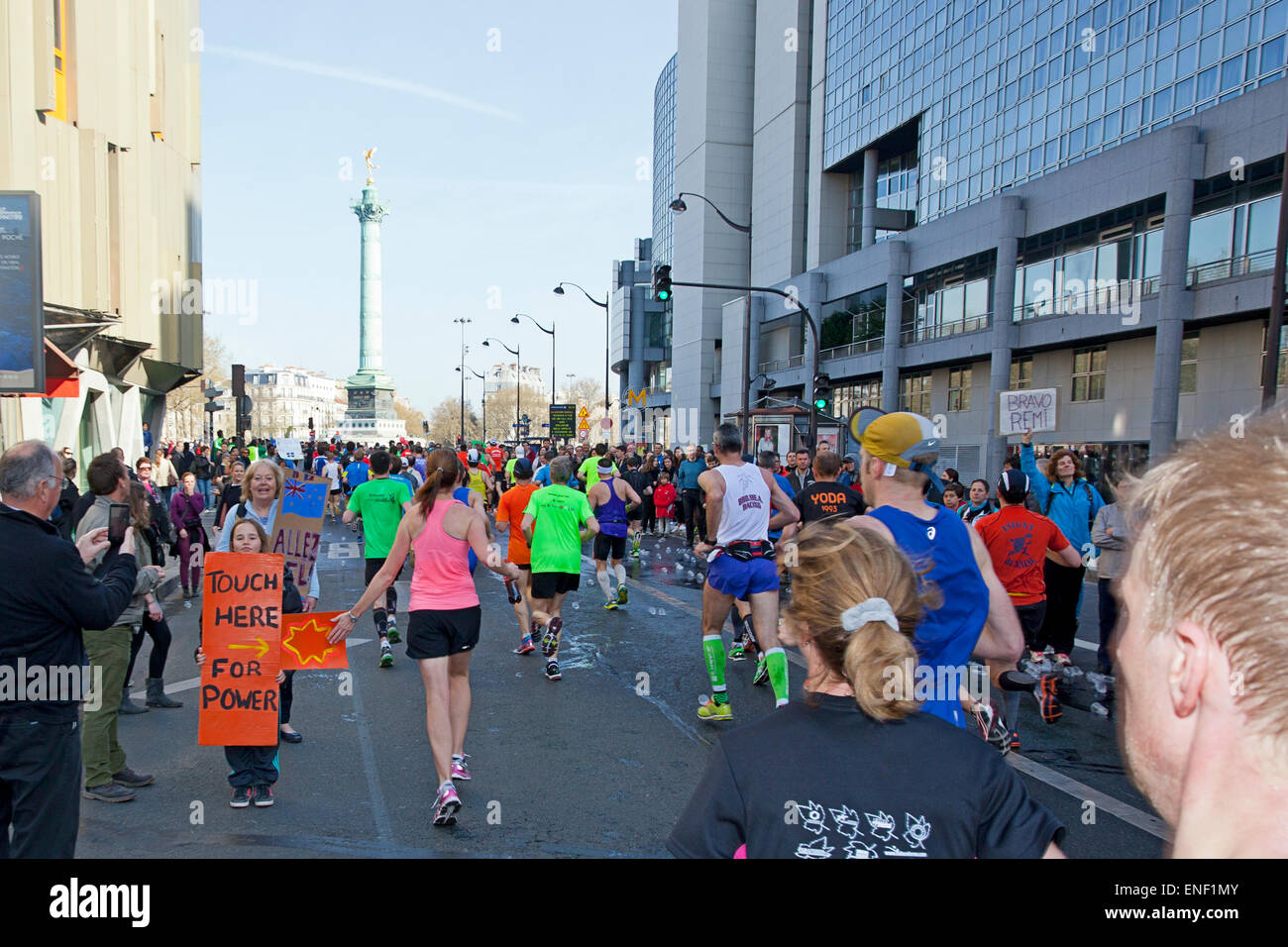 Paris marathon hi-res stock photography and images - Alamy