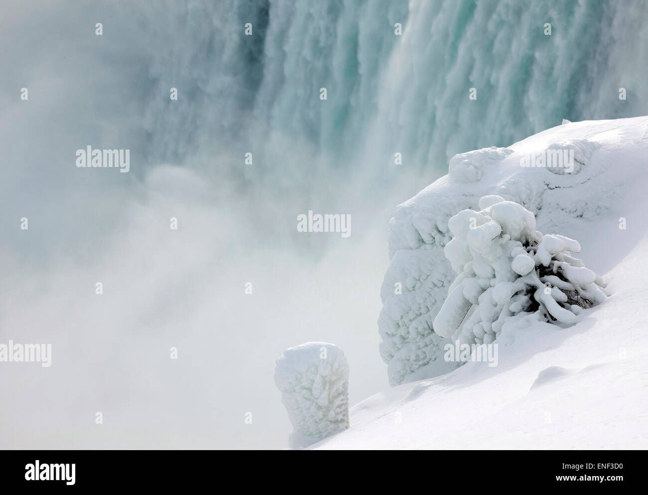 Winter Niagara Falls frozen snow and ice Stock Photo - Alamy