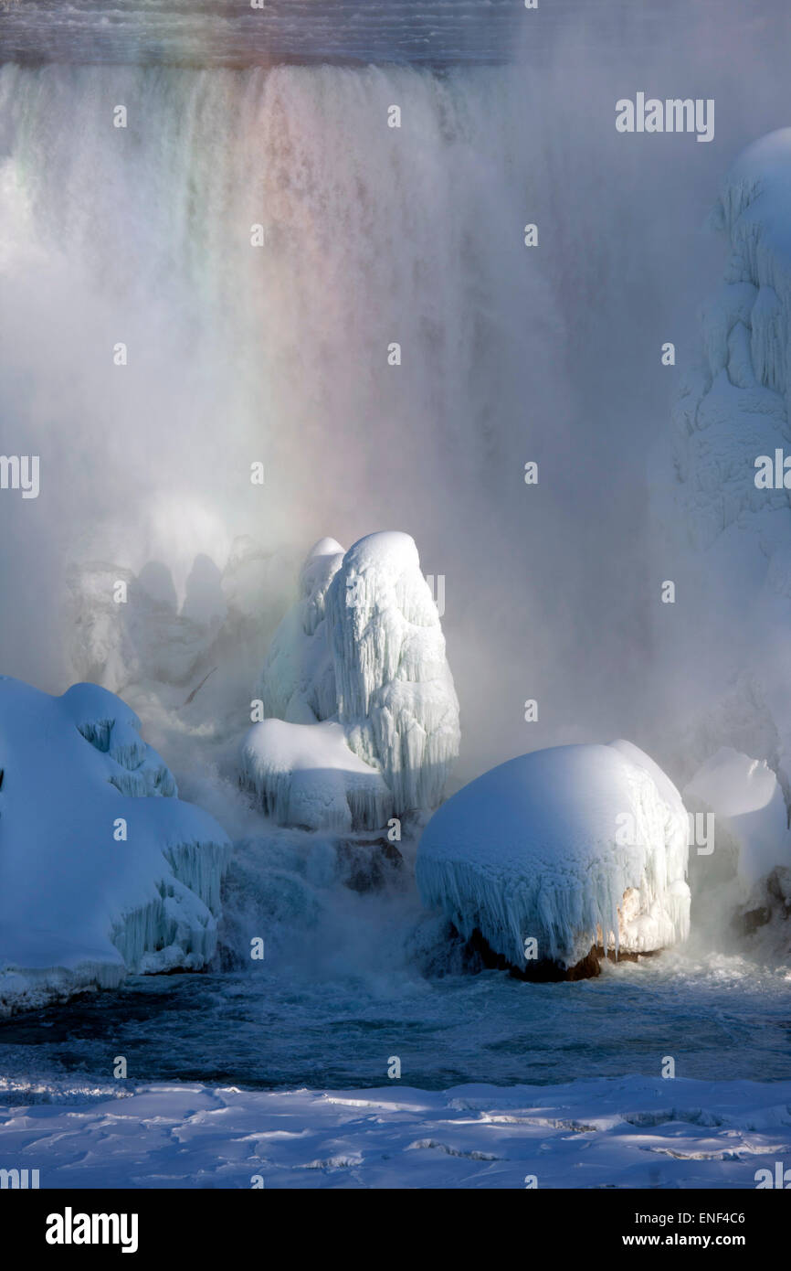 Winter Niagara Falls frozen snow and ice Stock Photo - Alamy