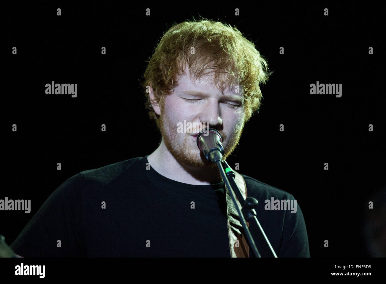 Ed sheeran hi-res stock photography and images - Alamy