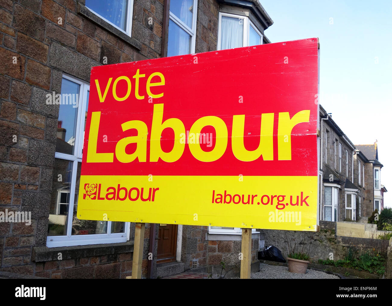 Vote Labour Poster High Resolution Stock Photography and Images - Alamy
