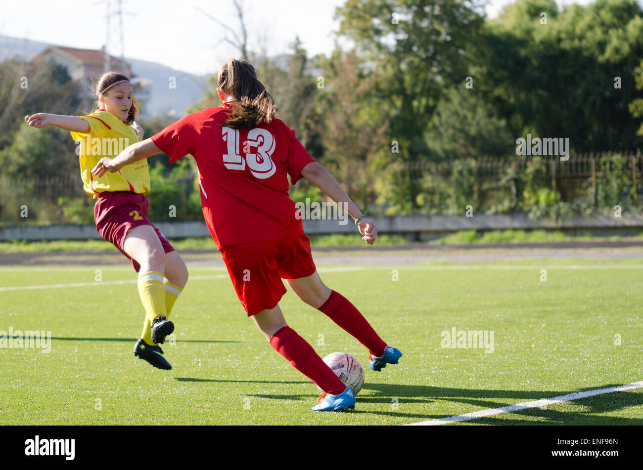 Teen girls playing soccer hi-res stock photography and images - Alamy